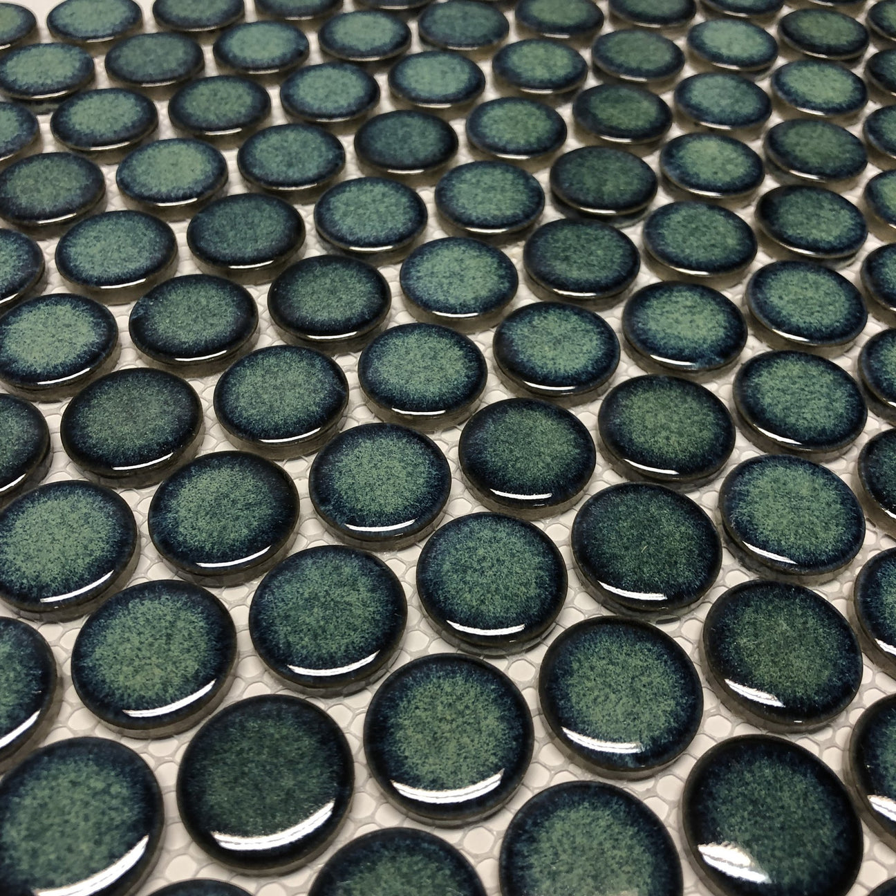 Antique Green Gloss Penny Round Mosaic Tile 28mm – YH Ceramics Pty Ltd